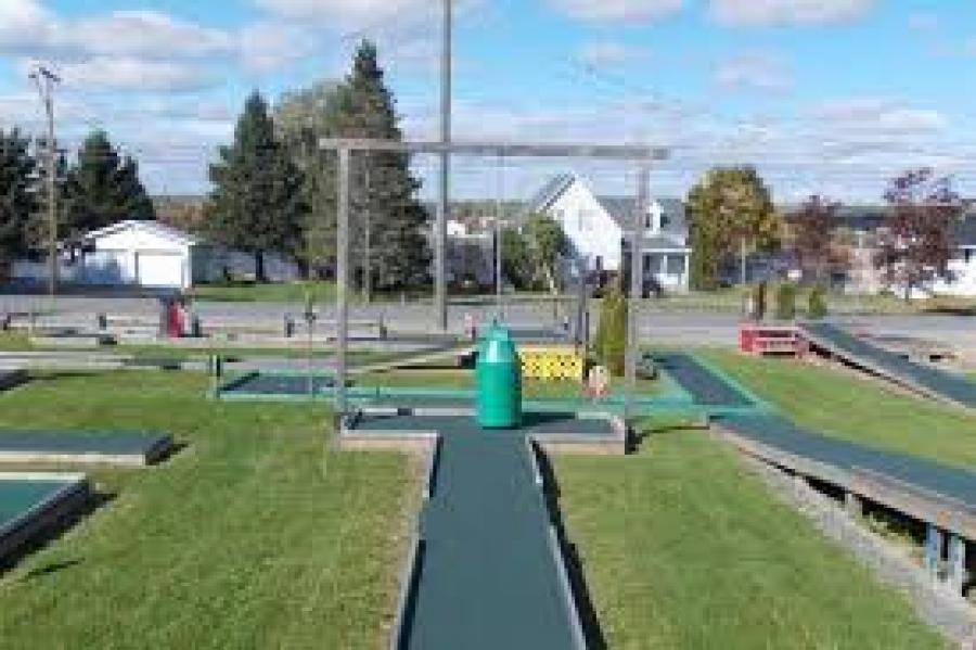 Maurie's Mini-Putt & Ice Cream | #ExploreNB / Tourisme Nouveau-Brunswick